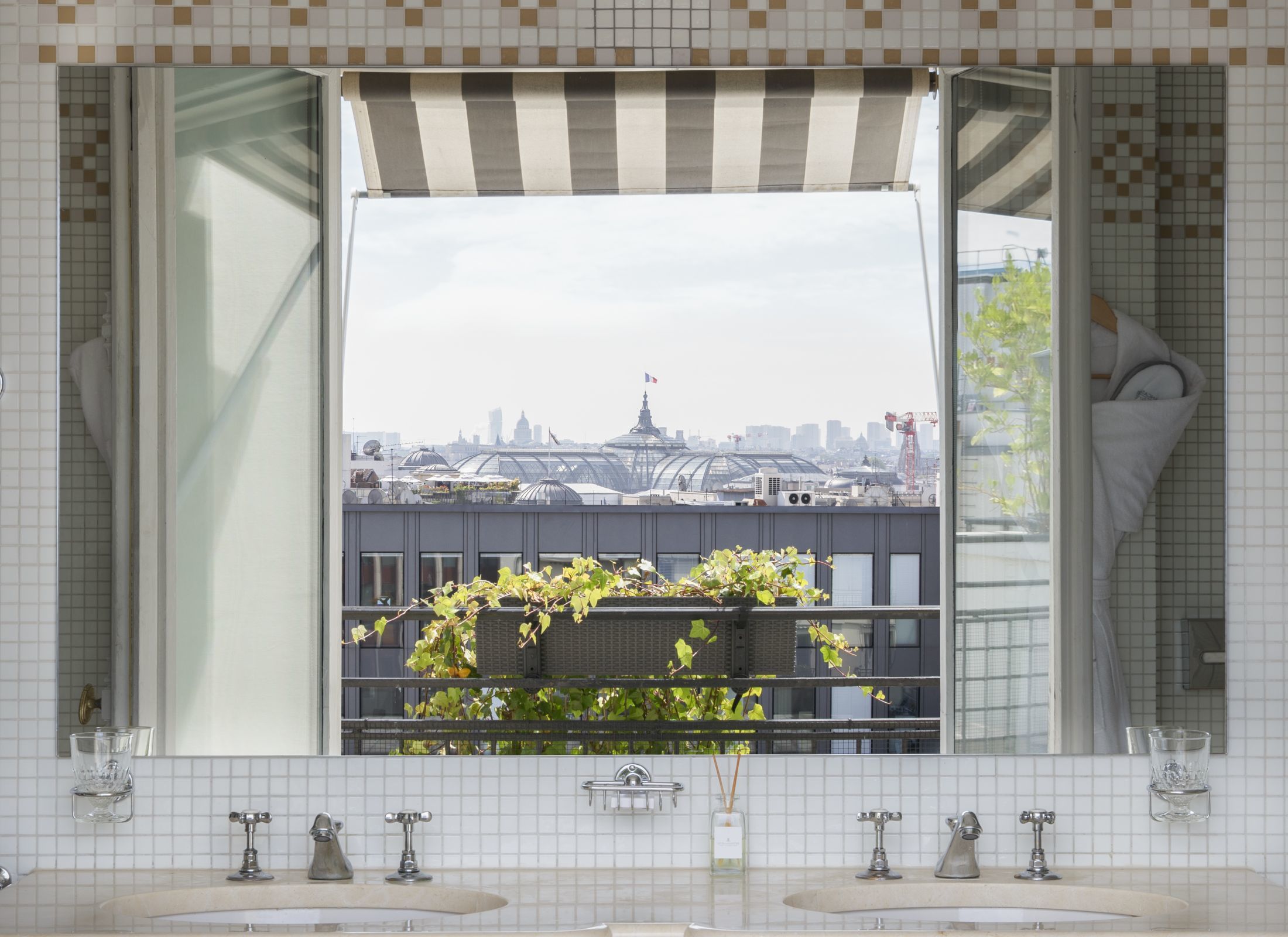 Hotel Lancaster Paris ***** | OFFICIAL SITE | 5 Star Hotel Champs Elysees